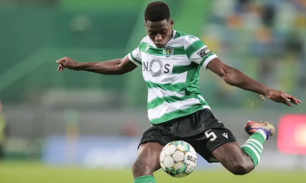 Steven Mendes Returns to Kaizer Chiefs After Sweden